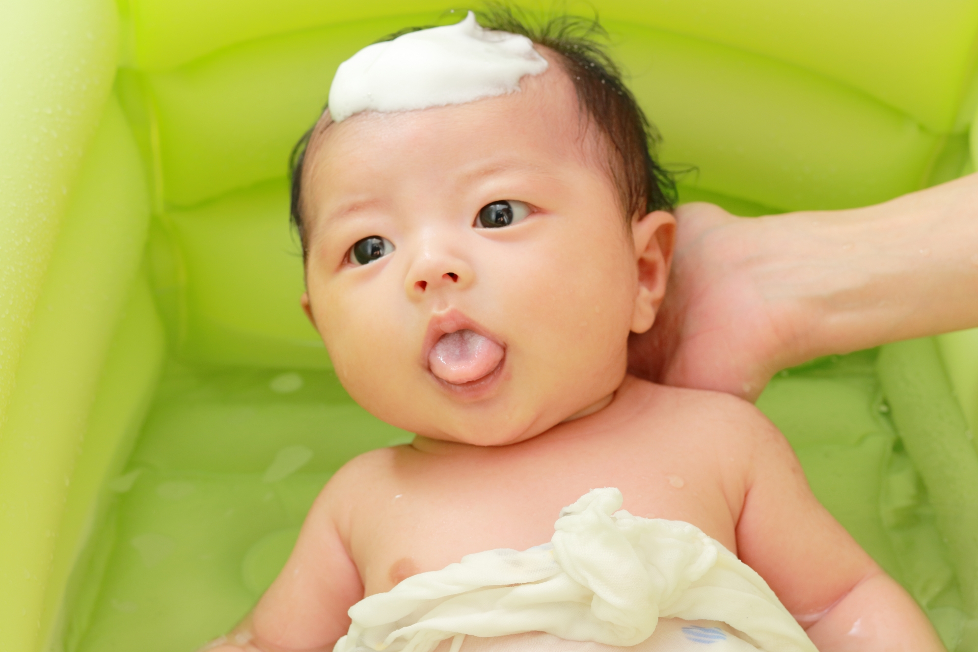 新生児のおへそがにおう?へその緒のケアと対策 ちるたび